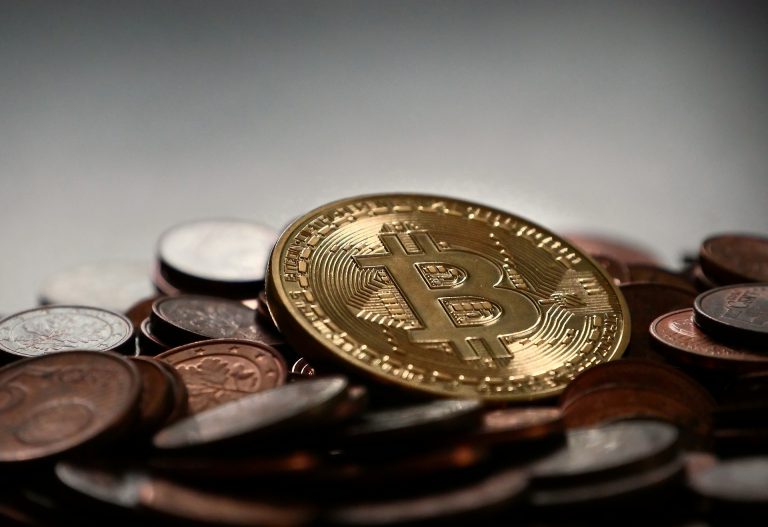 Bitcoin se poprvé po dvou týdnech propadl pod 10.000 USD - Zlato.cz