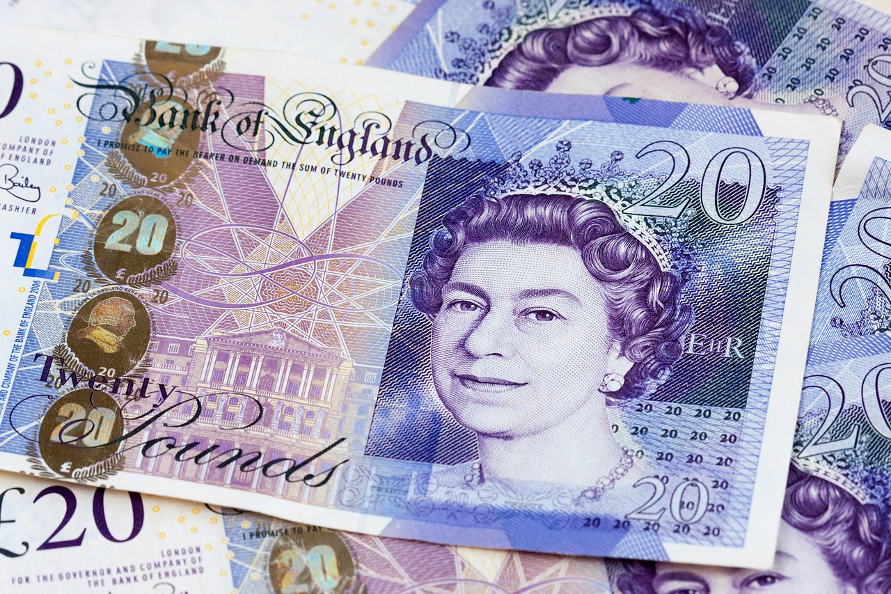 Britská libra klesá, trh se obává brexitu bez dohody - Zlato.cz